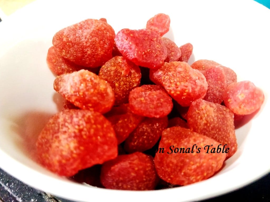 Chunky strawberry cookies - Sonal Singh